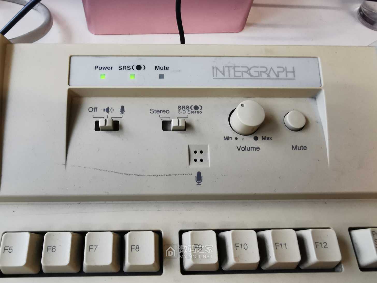 九十年代的INTERGRAPH图形工作站配套的古董多媒体键盘 - 硬件博物馆 数码之家