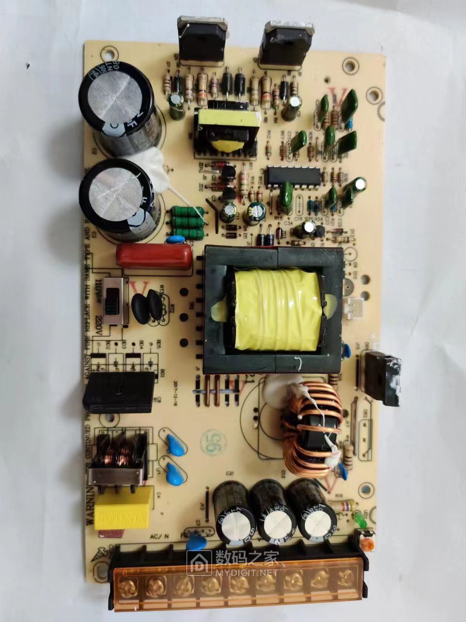 拆一个24V10A开关电源，7500BD症状输出只有8V，大家来认识下这个原件 - 拆机乐园 数码之家