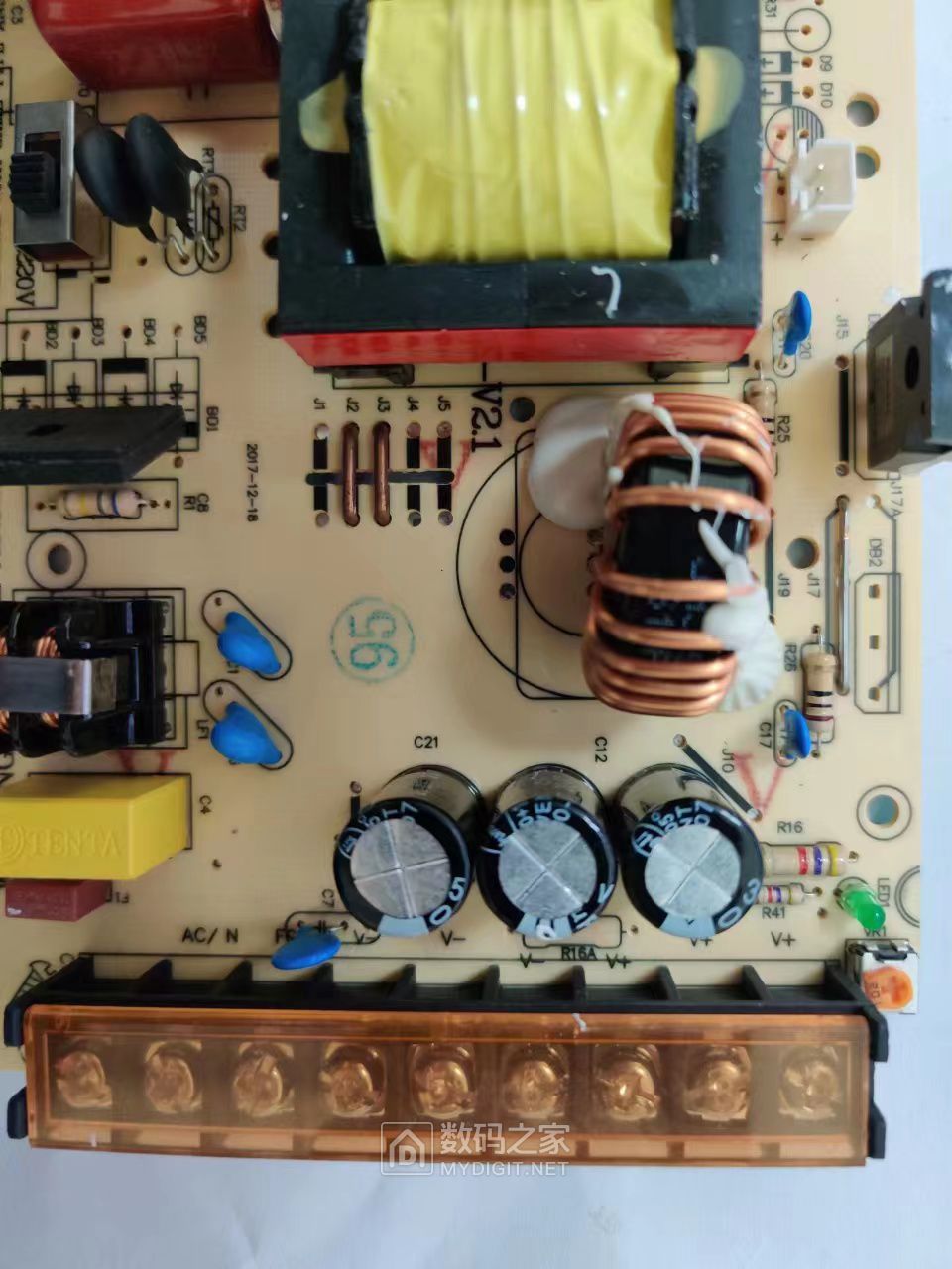 拆一个24V10A开关电源，7500BD症状输出只有8V，大家来认识下这个原件 - 拆机乐园 数码之家