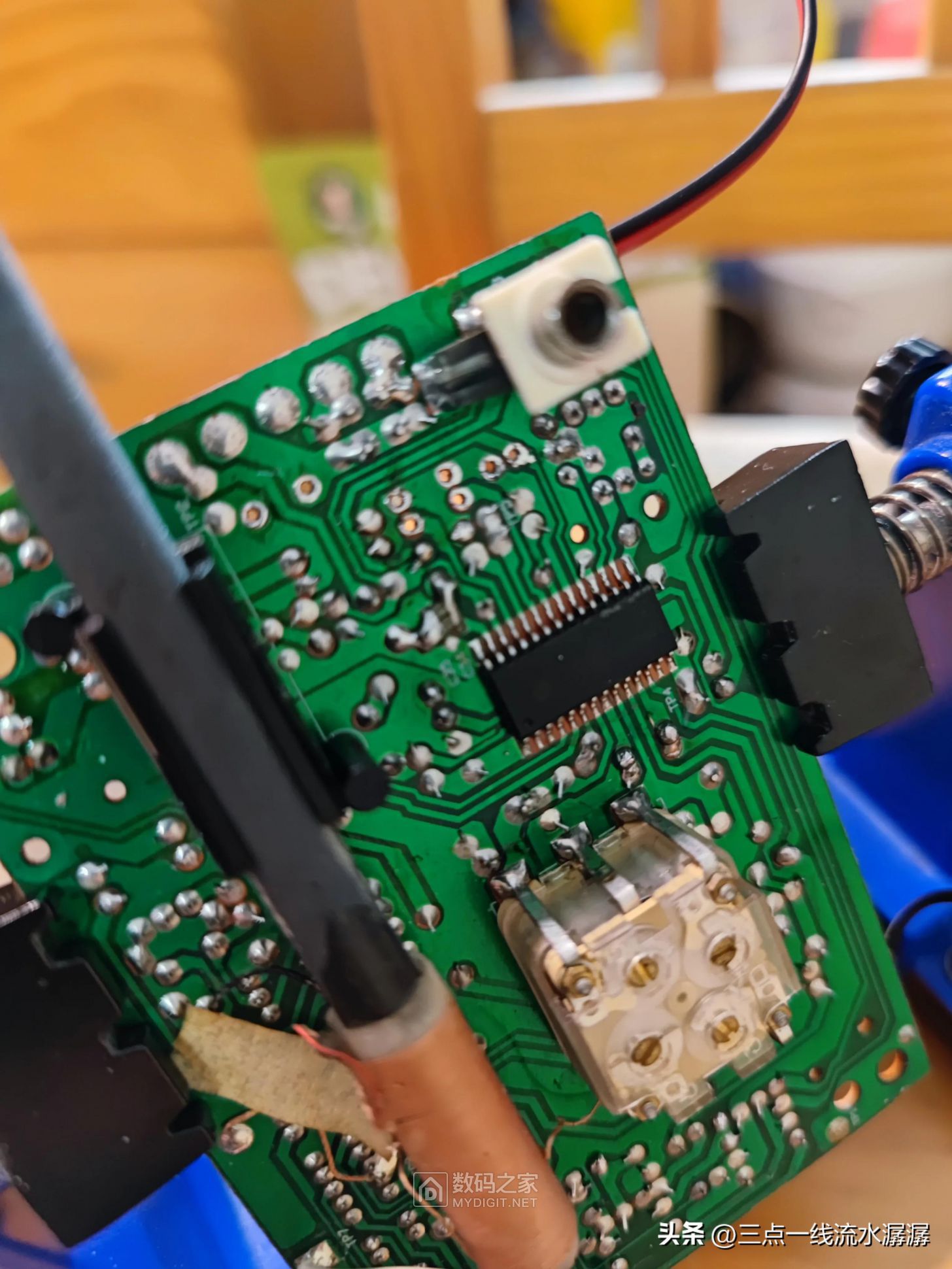 德生R-304收音机拆解 - 拆机乐园 数码之家