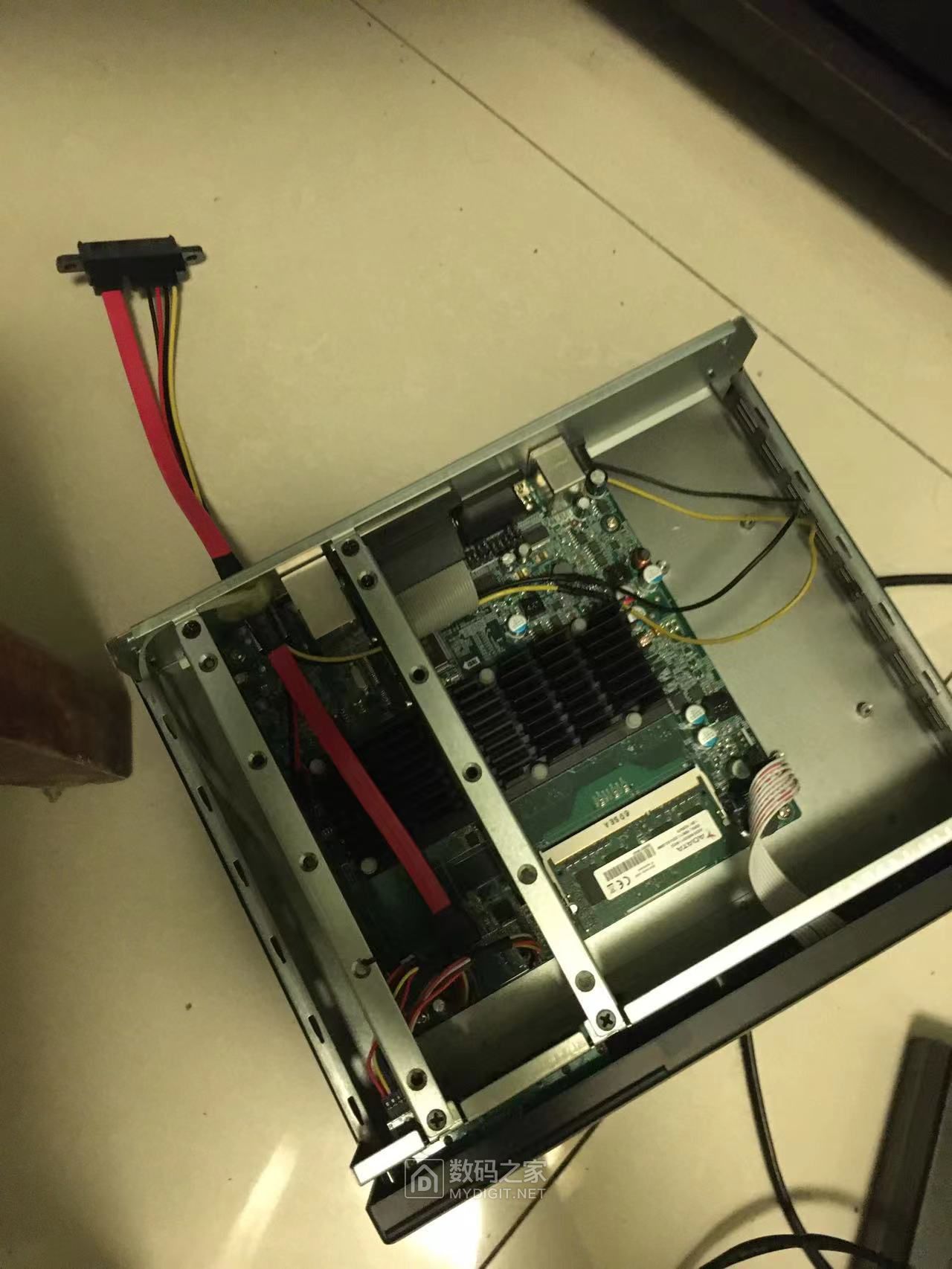 升腾I945小主机加双硬盘 - 电脑软硬派 数码之家