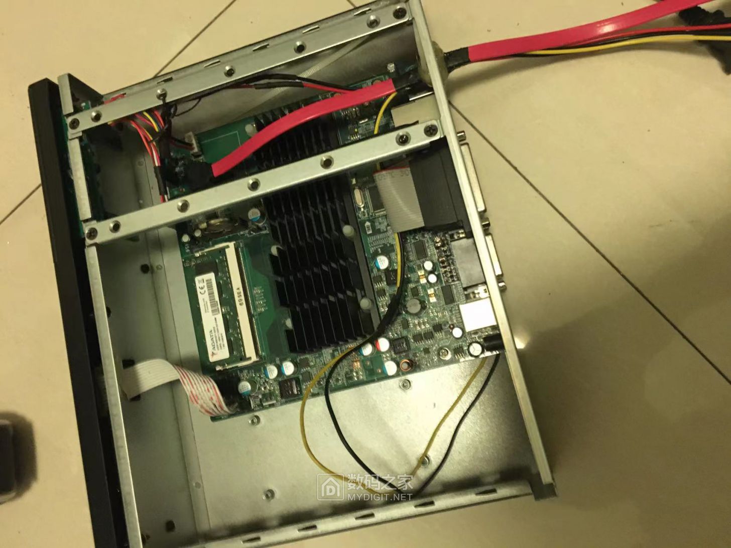 升腾I945小主机加双硬盘 - 电脑软硬派 数码之家