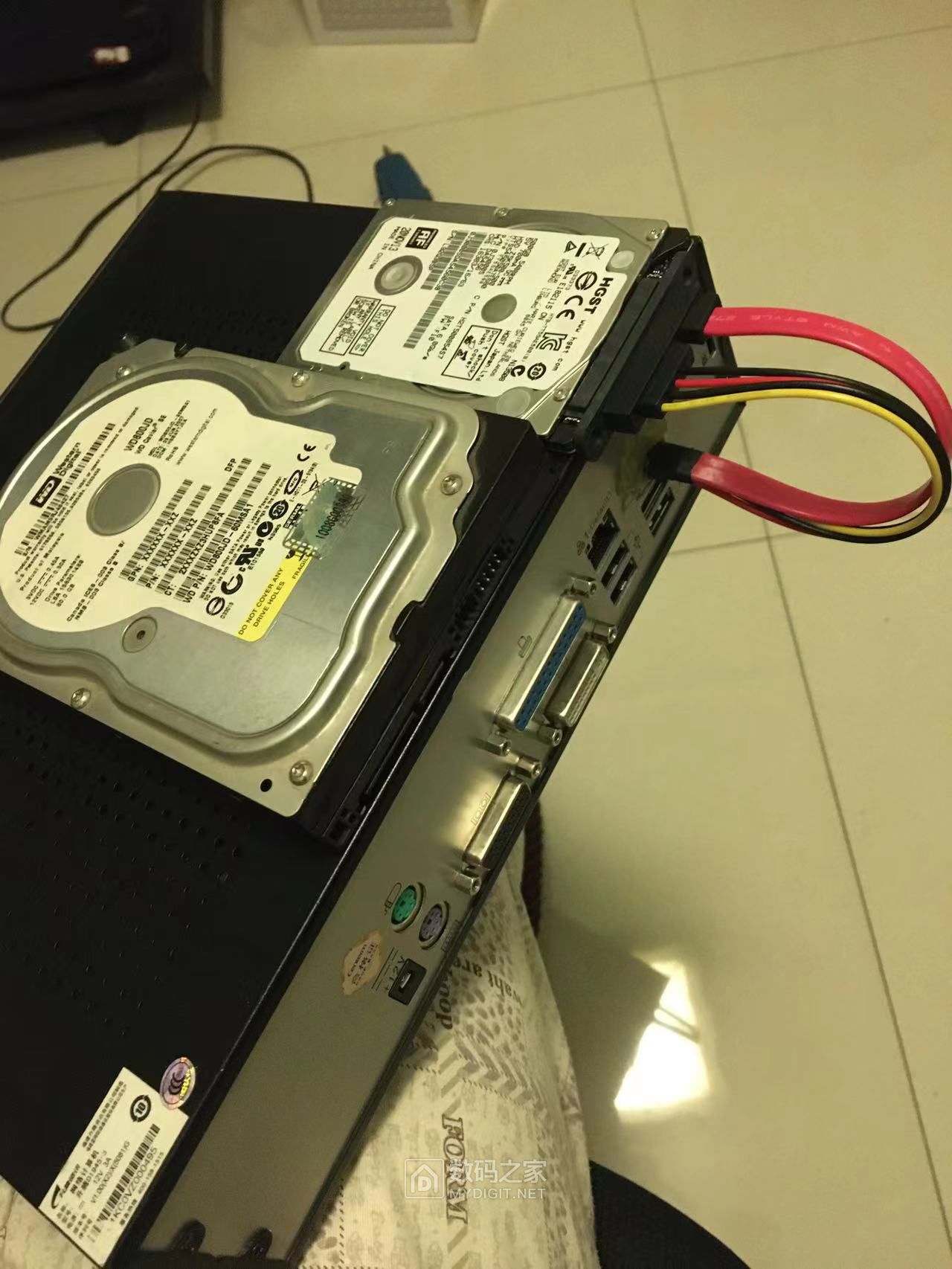 升腾I945小主机加双硬盘 - 电脑软硬派 数码之家