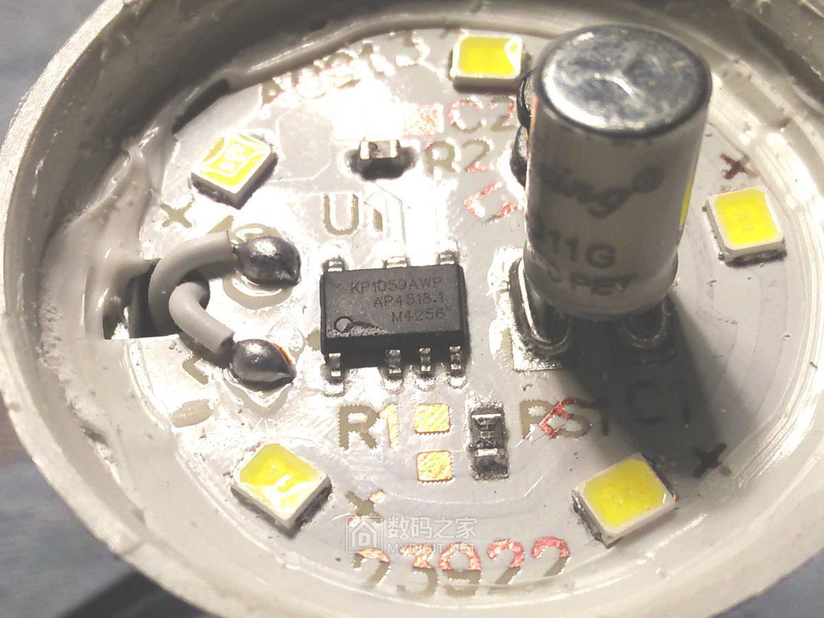 拆个零元撸的3W LED灯泡 - 拆机乐园 数码之家