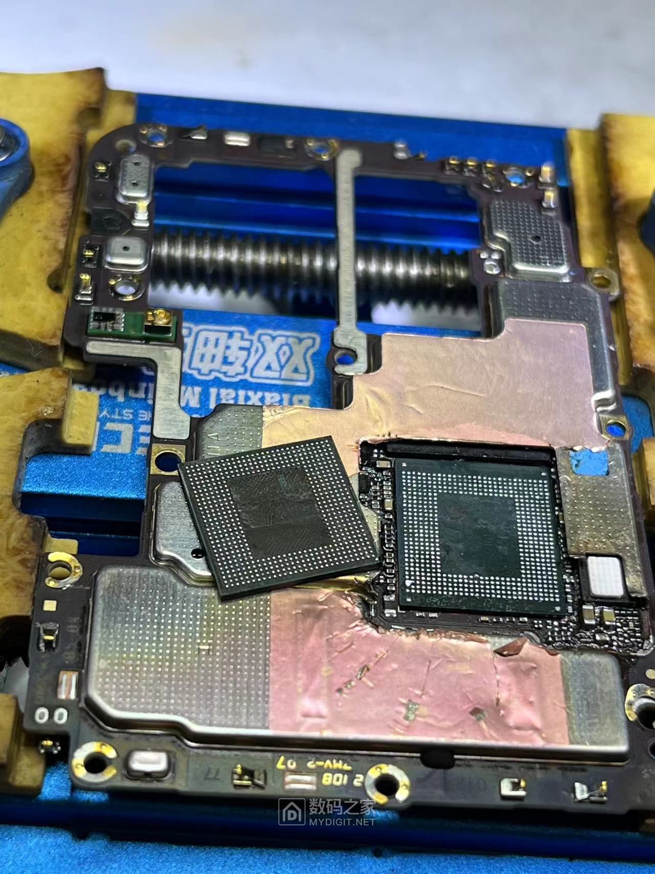 VIVO X60反复重启到vivo 5G logo界面，CPU虚焊引起的故障维修 - 维修达人 数码之家