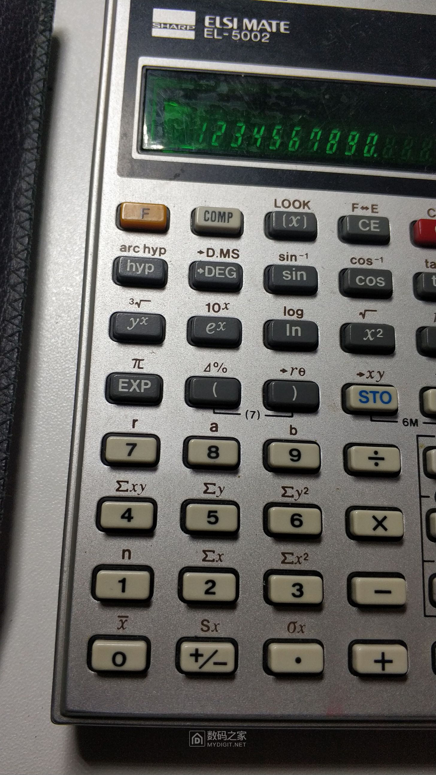 简拆夏普荧光管计算器SHARP EL-5002 - 拆机乐园 数码之家