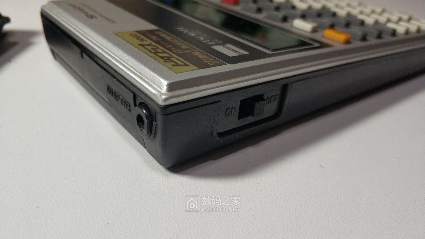 简拆夏普荧光管计算器SHARP EL-5002 - 拆机乐园 数码之家
