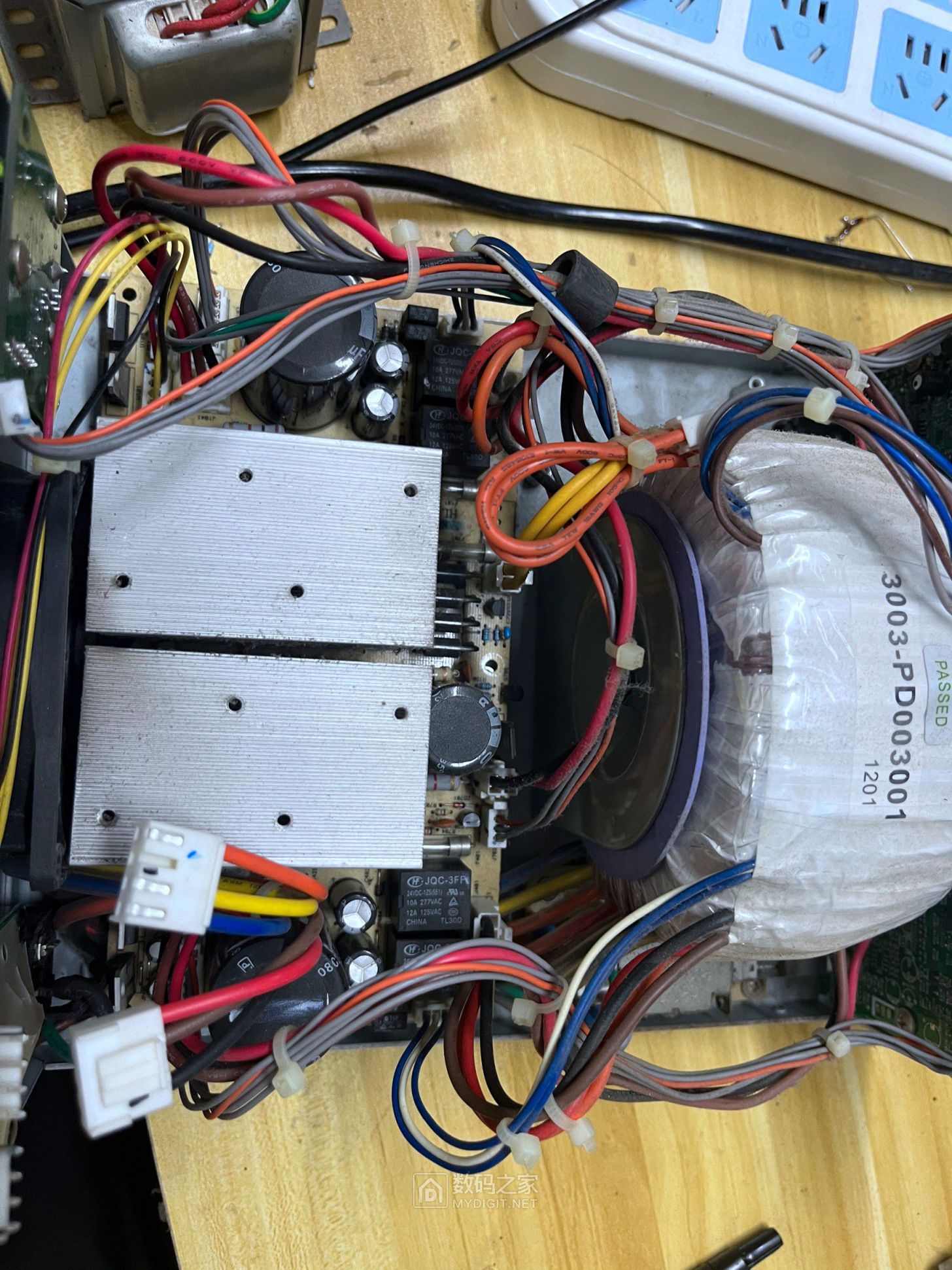 固纬GPD-3303S三路可调稳压电源维修案例/附手册和固件 - 拆机乐园 数码之家