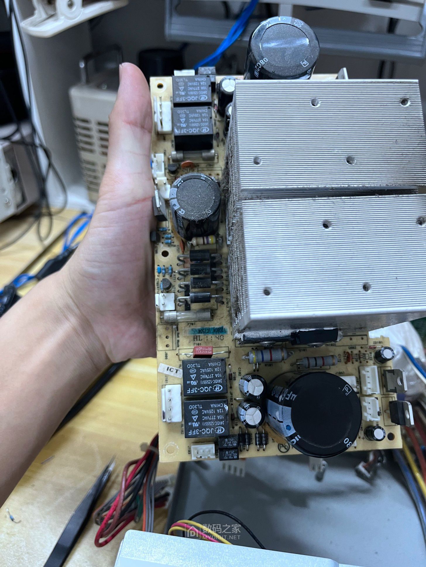 固纬GPD-3303S三路可调稳压电源维修案例/附手册和固件 - 拆机乐园 数码之家