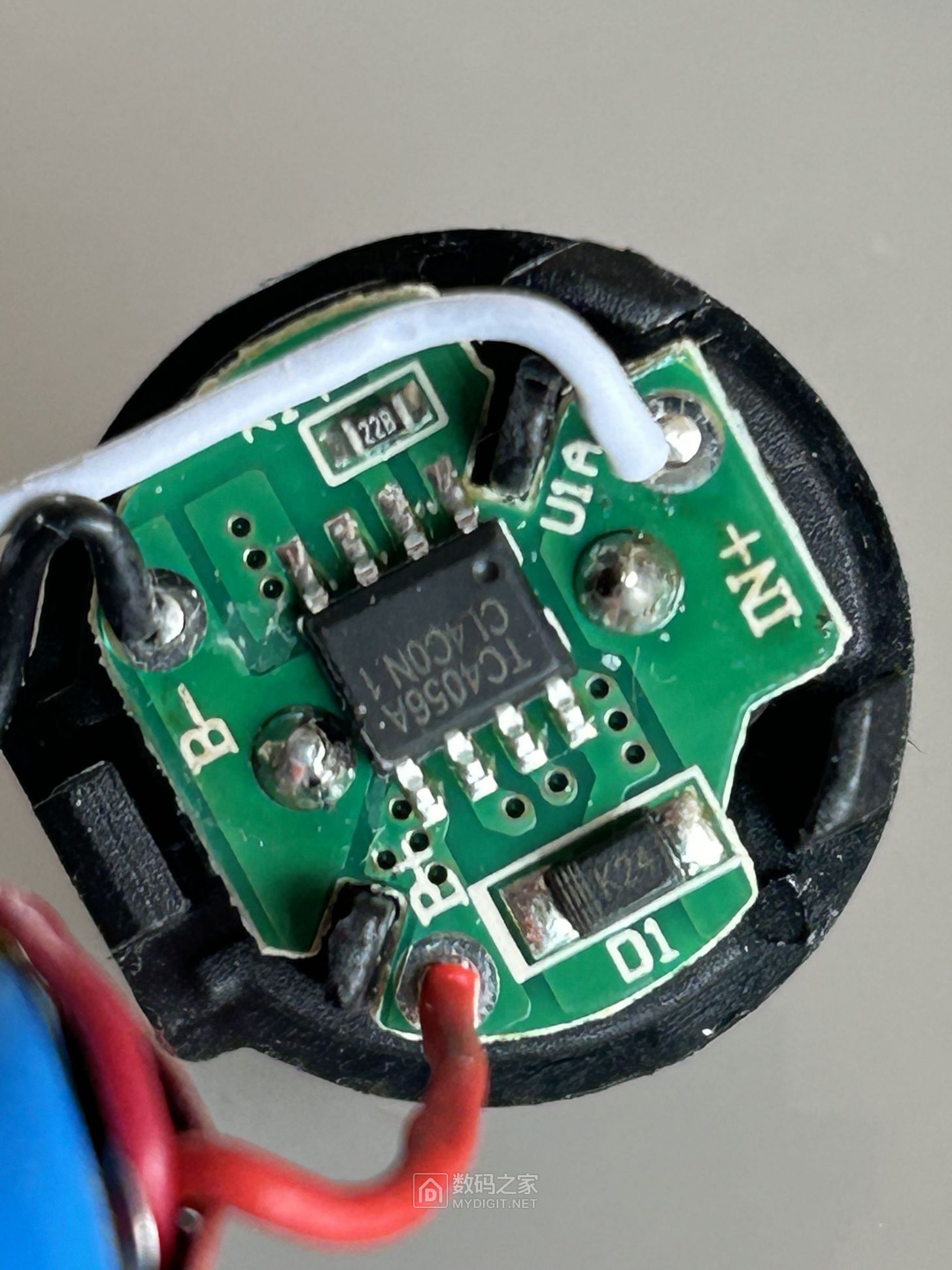 雷瓦RE-6501拆解，雷瓦理发器拆解 - 拆机乐园 数码之家