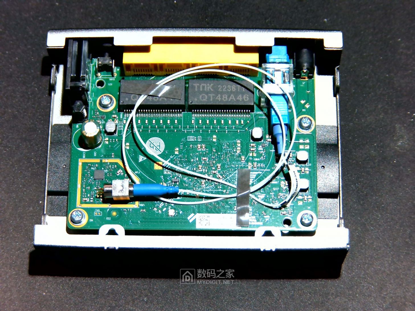 华为光猫OptiXstar B610-S1-4E 拆解 - 拆机乐园 数码之家