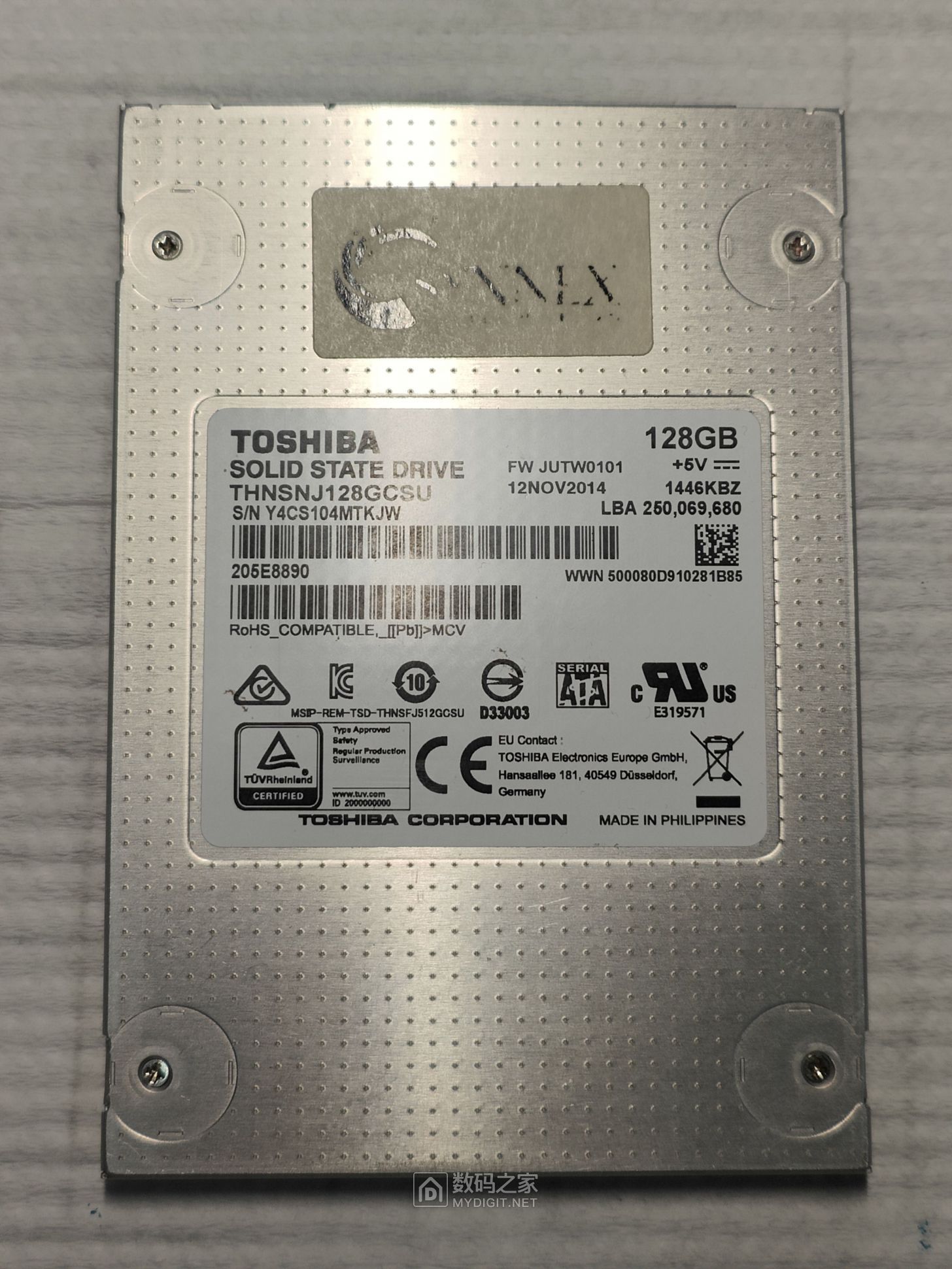 拆解东芝THNSNJ128GCSU固态硬盘 - 拆机乐园 数码之家