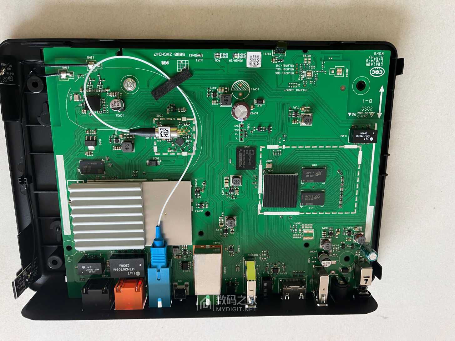 拆解广西广电创维HC2910光纤机顶盒 - 拆机乐园 数码之家