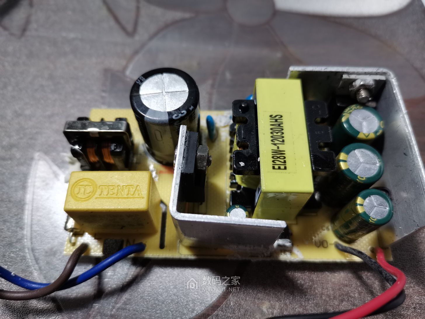 DIY一个杂牌电源适配器（C-GLOBAL DP02-240200-D） - 电源/充电器 数码之家