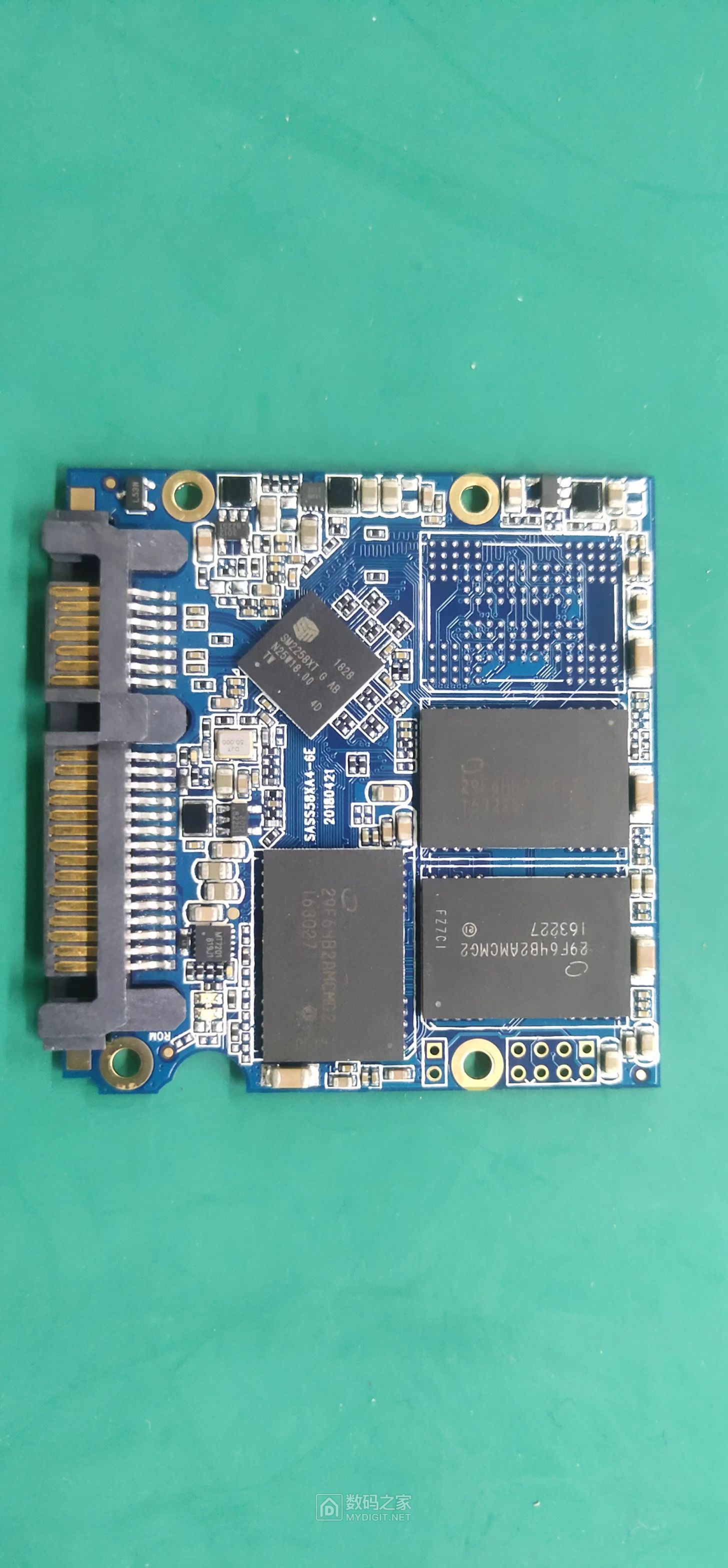 SM2258XT量产29F64B2AMCMG2 - SSD存储技术 数码之家