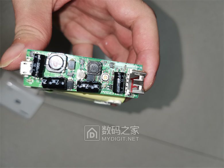 近十年前的充电宝和现在的对比（PISEN TS-D049） - 拆机乐园 数码之家