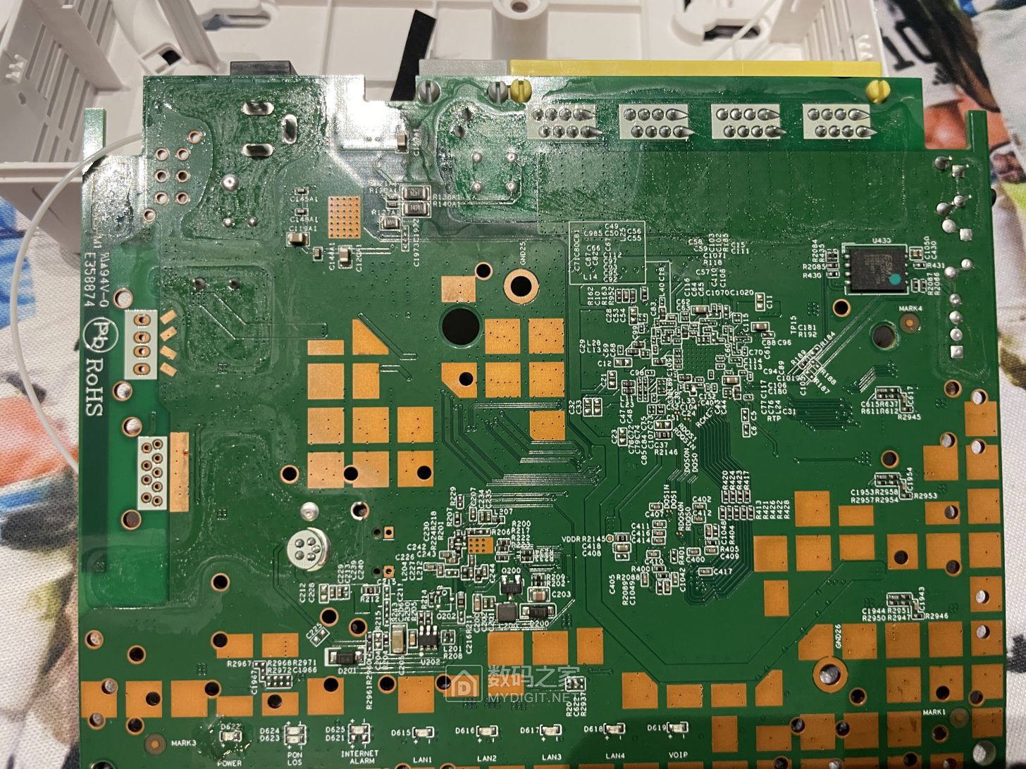 拆解兆能XGPON光猫ZN-XG120 - 拆机乐园 数码之家