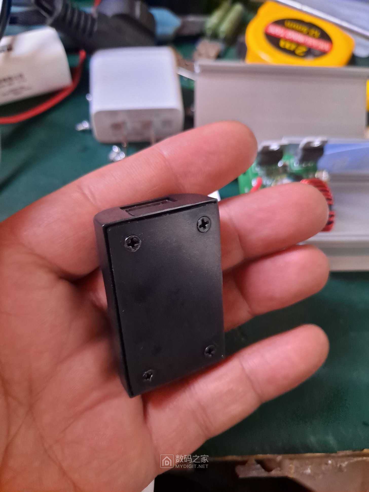 拆个熠博DC-DC直流转换器，附带一个IP6525T方案的车充模块 - 拆机乐园 数码之家