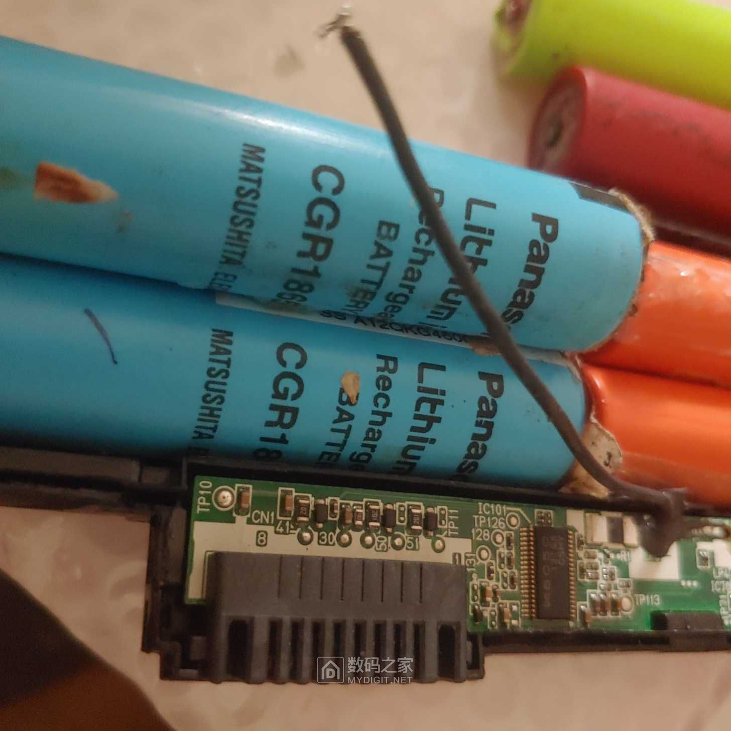 刷新知识盲区了，这是一件悲伤又喜感的事情，解锁acer d527电池芯片为bq8050进度遇见匪夷所思的情况。芯片b - 维修达人 数码之家