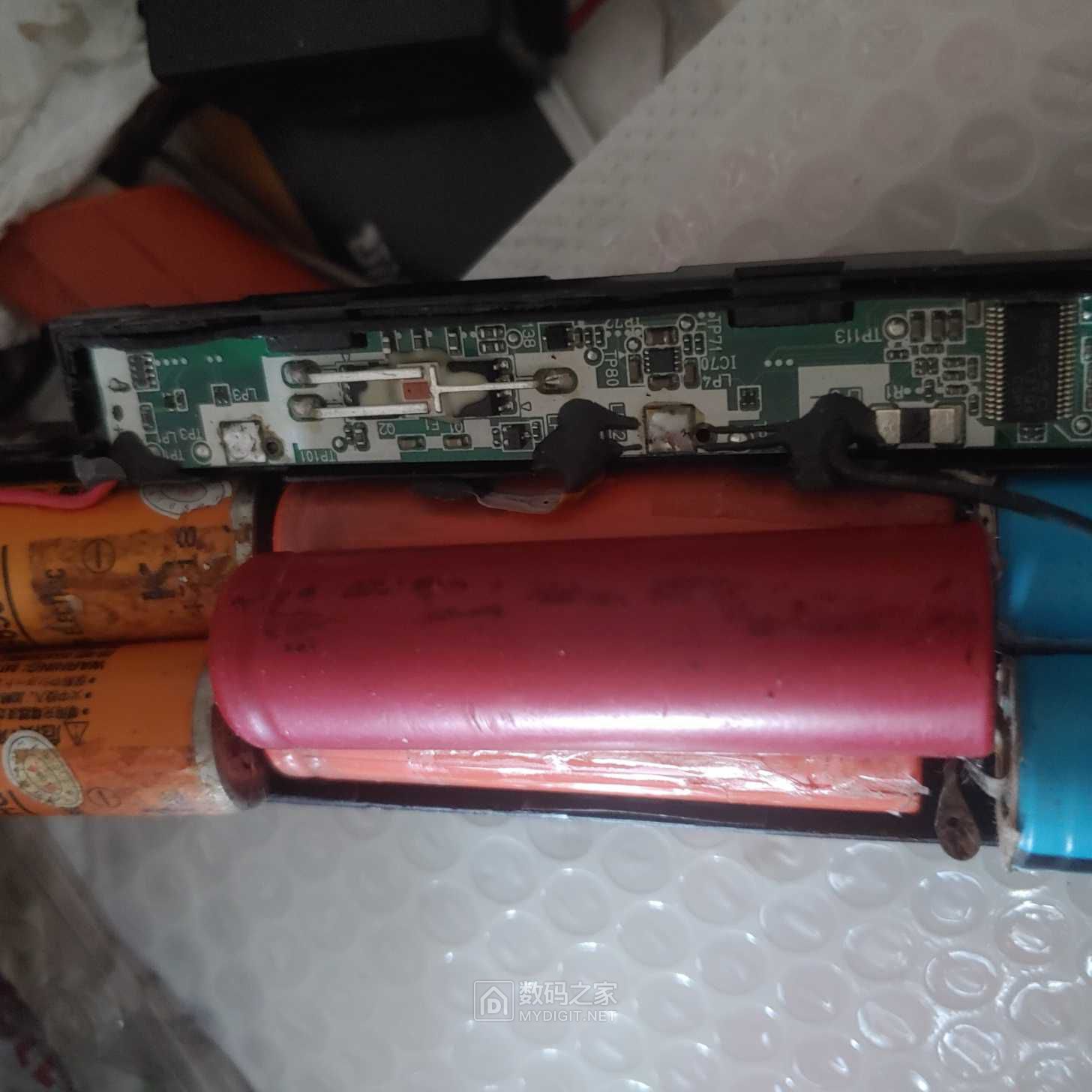 刷新知识盲区了，这是一件悲伤又喜感的事情，解锁acer d527电池芯片为bq8050进度遇见匪夷所思的情况。芯片b - 维修达人 数码之家