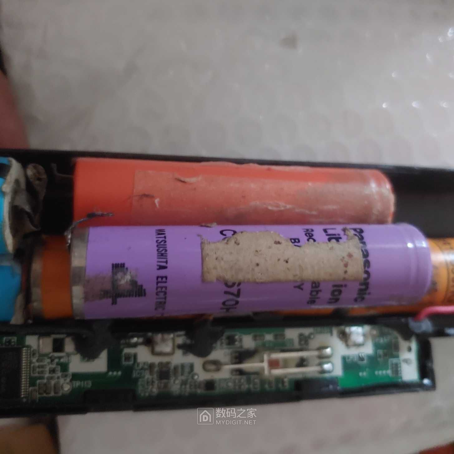 刷新知识盲区了，这是一件悲伤又喜感的事情，解锁acer d527电池芯片为bq8050进度遇见匪夷所思的情况。芯片b - 维修达人 数码之家