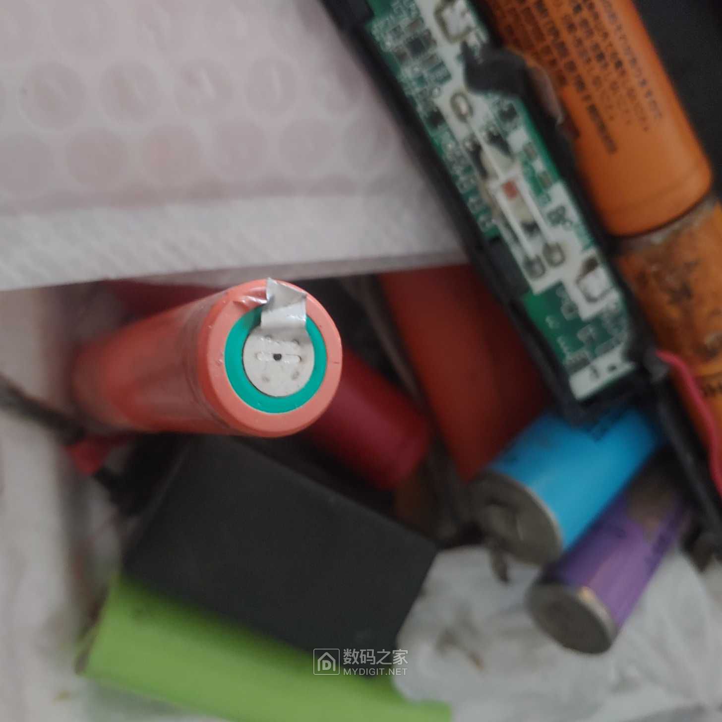 刷新知识盲区了，这是一件悲伤又喜感的事情，解锁acer d527电池芯片为bq8050进度遇见匪夷所思的情况。芯片b - 维修达人 数码之家