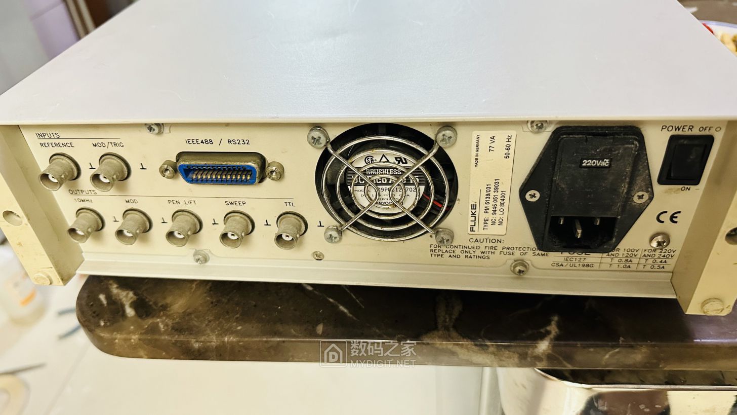 fluke PM5139 5138 5136信号源/信号发生器拆解 - 拆机乐园 数码之家