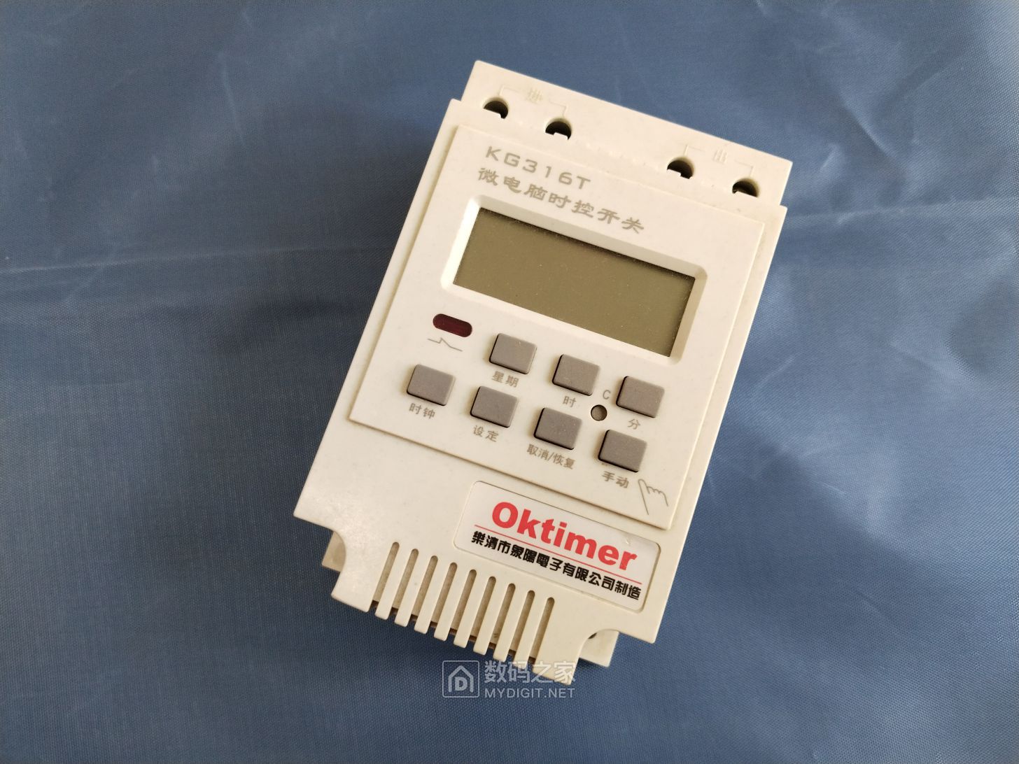 Oktimer KG316T微电脑时控开关拆解 - 拆机乐园 数码之家