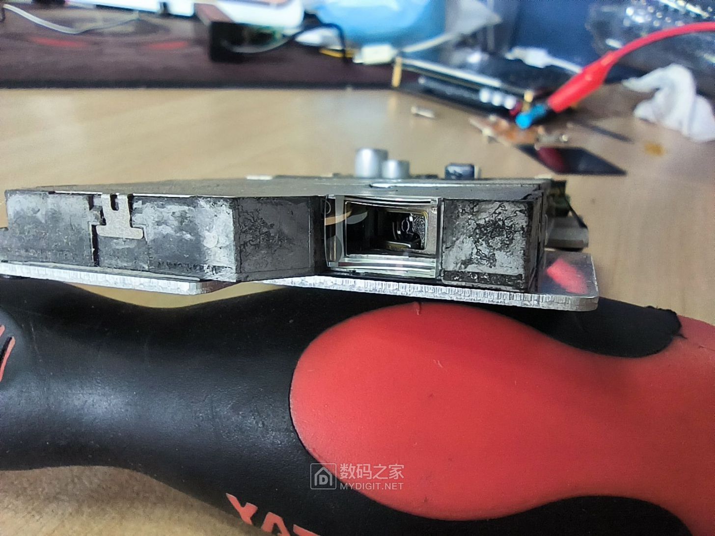 拆颗脑袋研究研究：打令小宝机器人 - 拆机乐园 数码之家