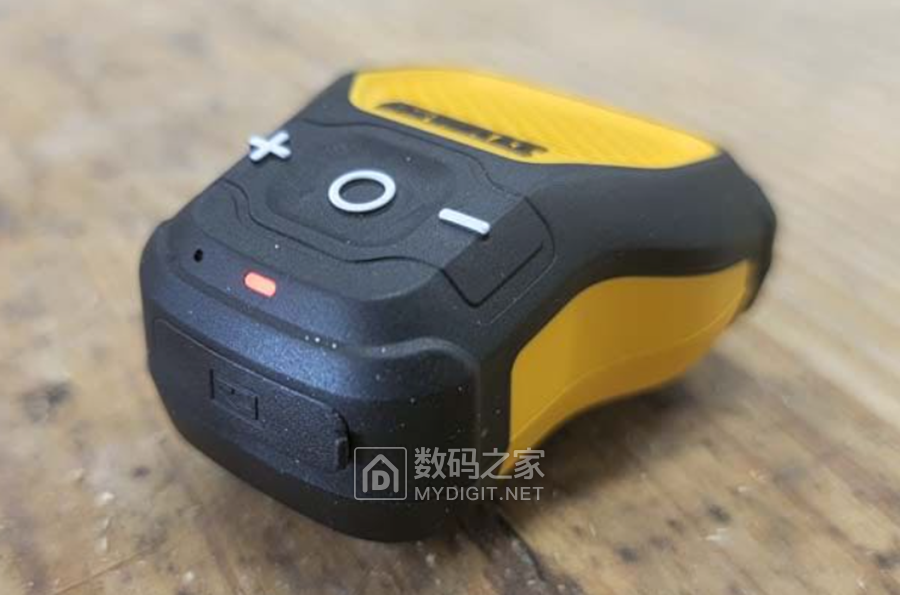 干活通话两不误，得伟（Dewalt）可穿戴式蓝牙扬声器 - 我是工具控 数码之家