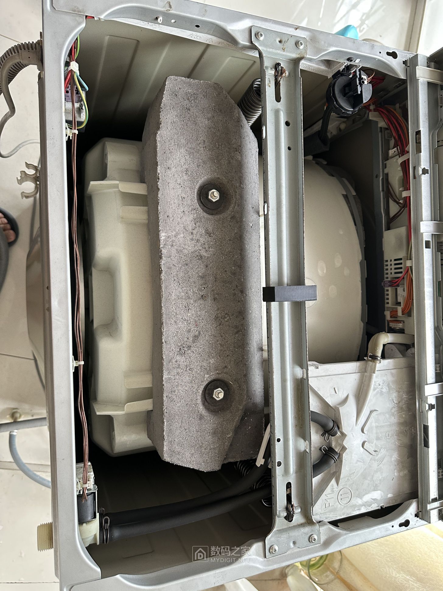 拆解西门子IQ300/XQG65滚筒洗衣机更换减震及清洗-记录002 - 拆机乐园 数码之家