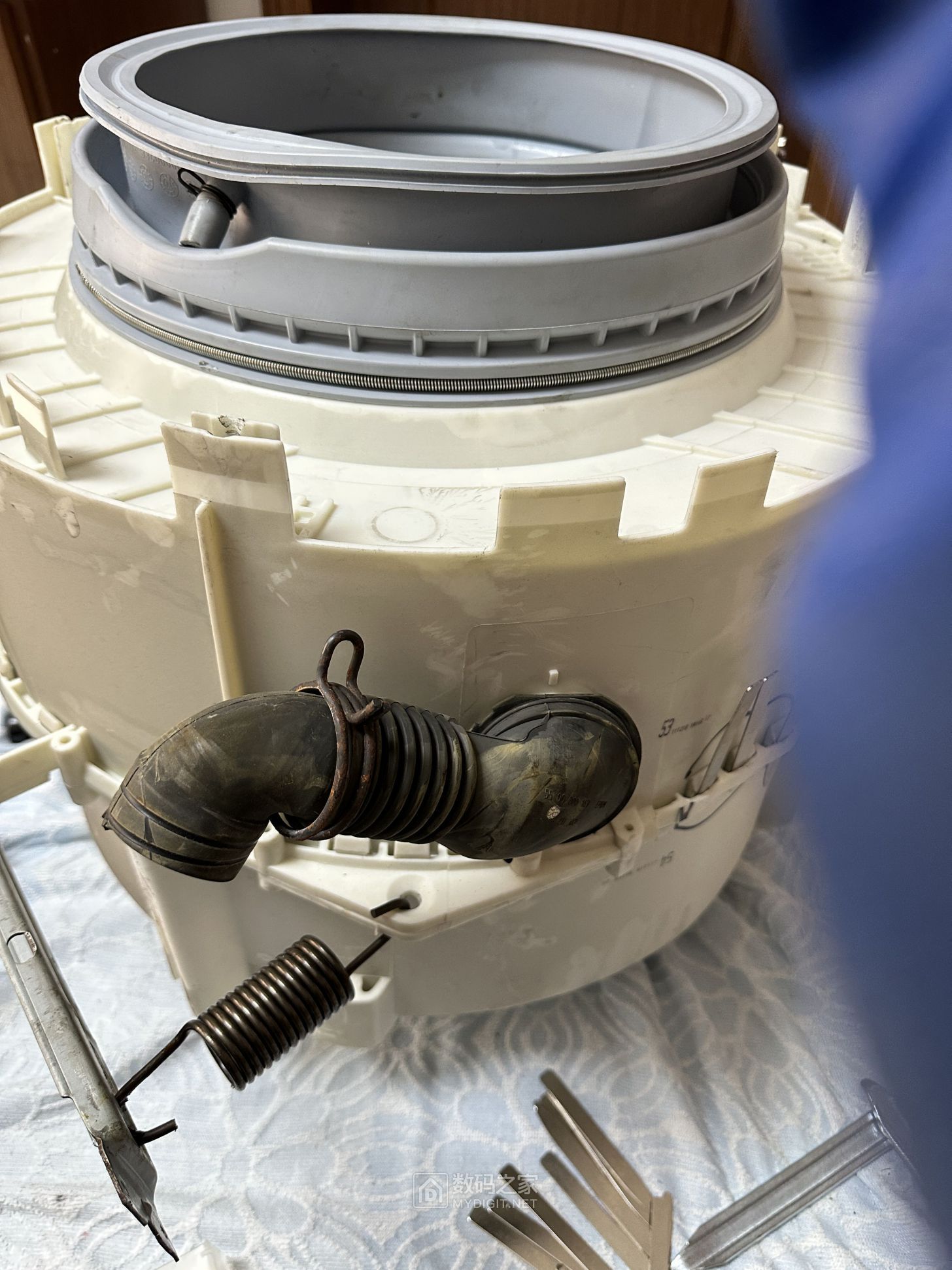 拆解西门子IQ300/XQG65滚筒洗衣机更换减震及清洗-记录002 - 拆机乐园 数码之家