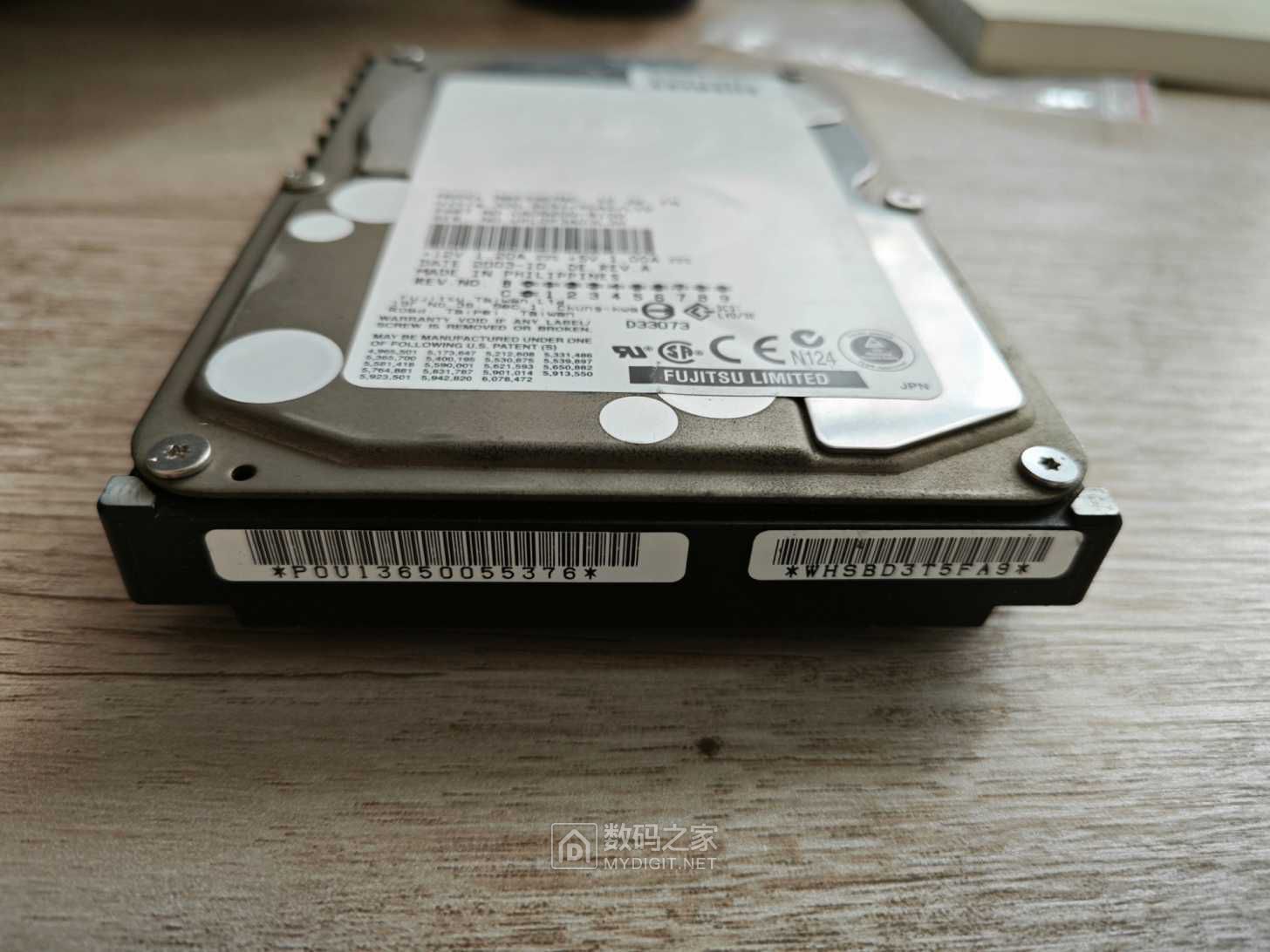 富士通SCSI万转服务器硬盘拆解 - 拆机乐园 数码之家