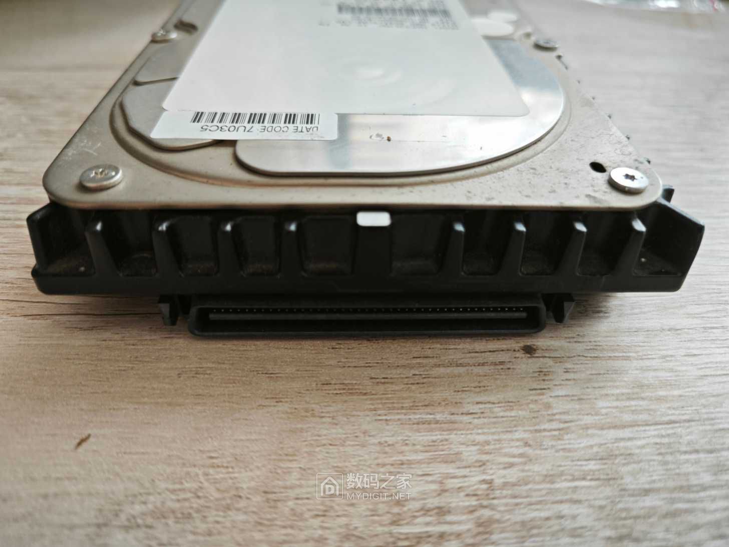 富士通SCSI万转服务器硬盘拆解 - 拆机乐园 数码之家