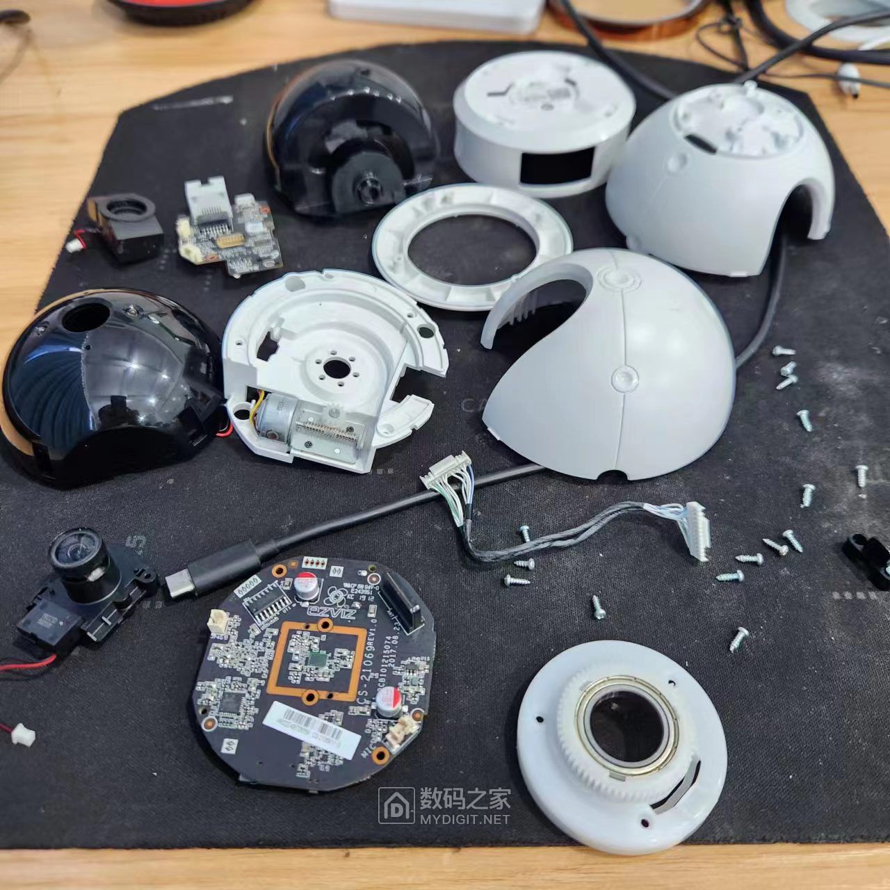 拆解萤石网络摄像头：EZVIZ CS-C6C-3B1WFR - 拆机乐园 数码之家