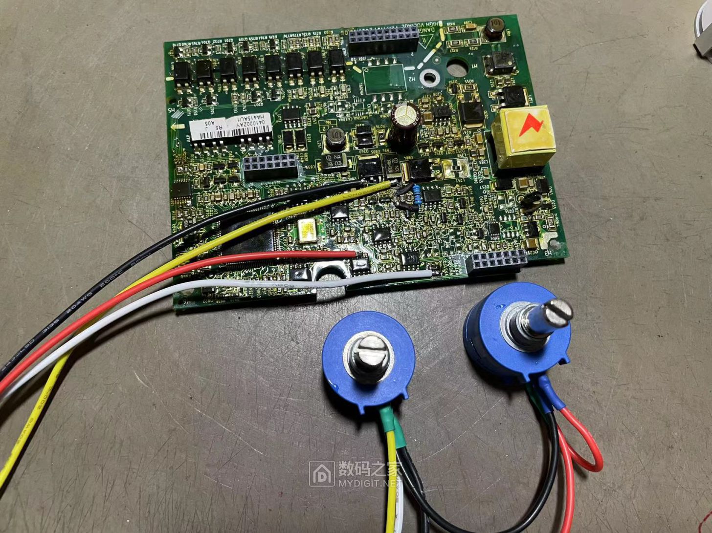 艾默生R48-2900U雪花铁壳双板改装外挂式可调电源 - 创意DIY 数码之家