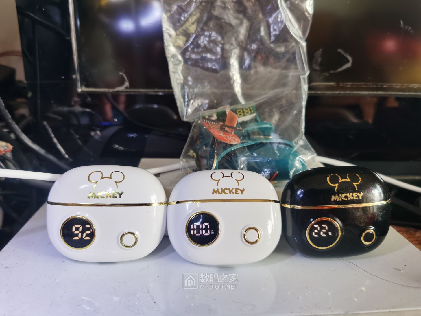 迪士尼定制的MICKEY蓝牙耳机拆解附电路图 - 拆机乐园 数码之家