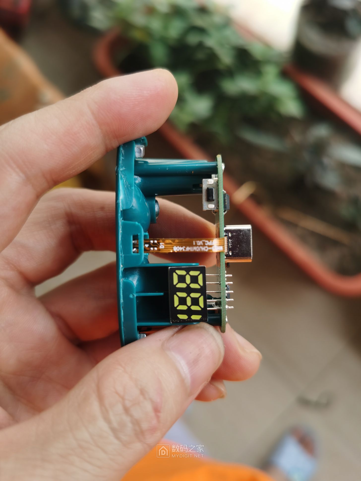 迪士尼定制的MICKEY蓝牙耳机拆解附电路图 - 拆机乐园 数码之家