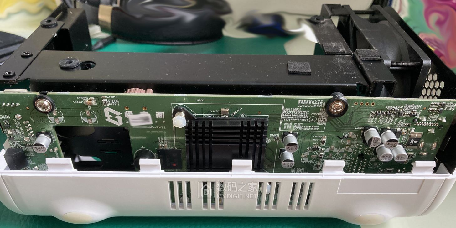 全网首拆：极空间Z2S NAS - 拆机乐园 数码之家