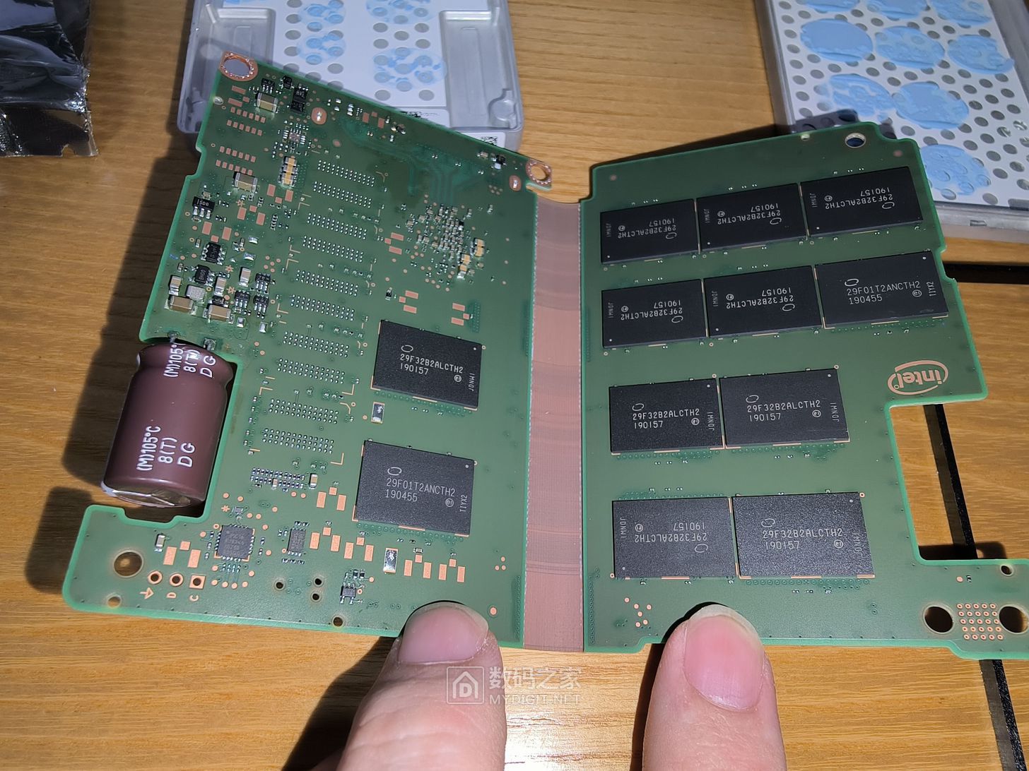Intel p4510 2t 拆解 - SSD存储技术 数码之家