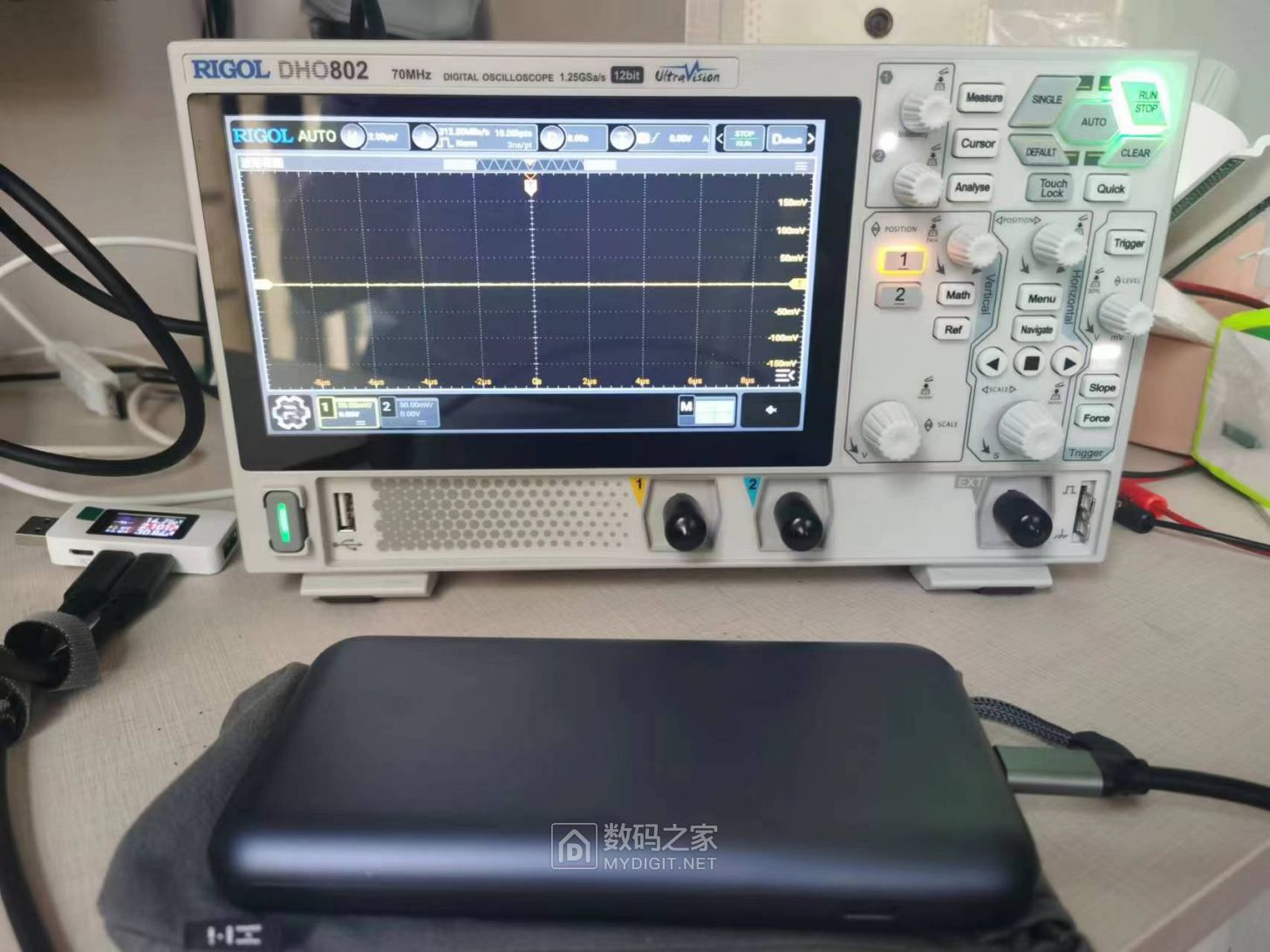 充电宝给RIGOL DHO800供电和测了下功耗 - 仪表谈谈 数码之家