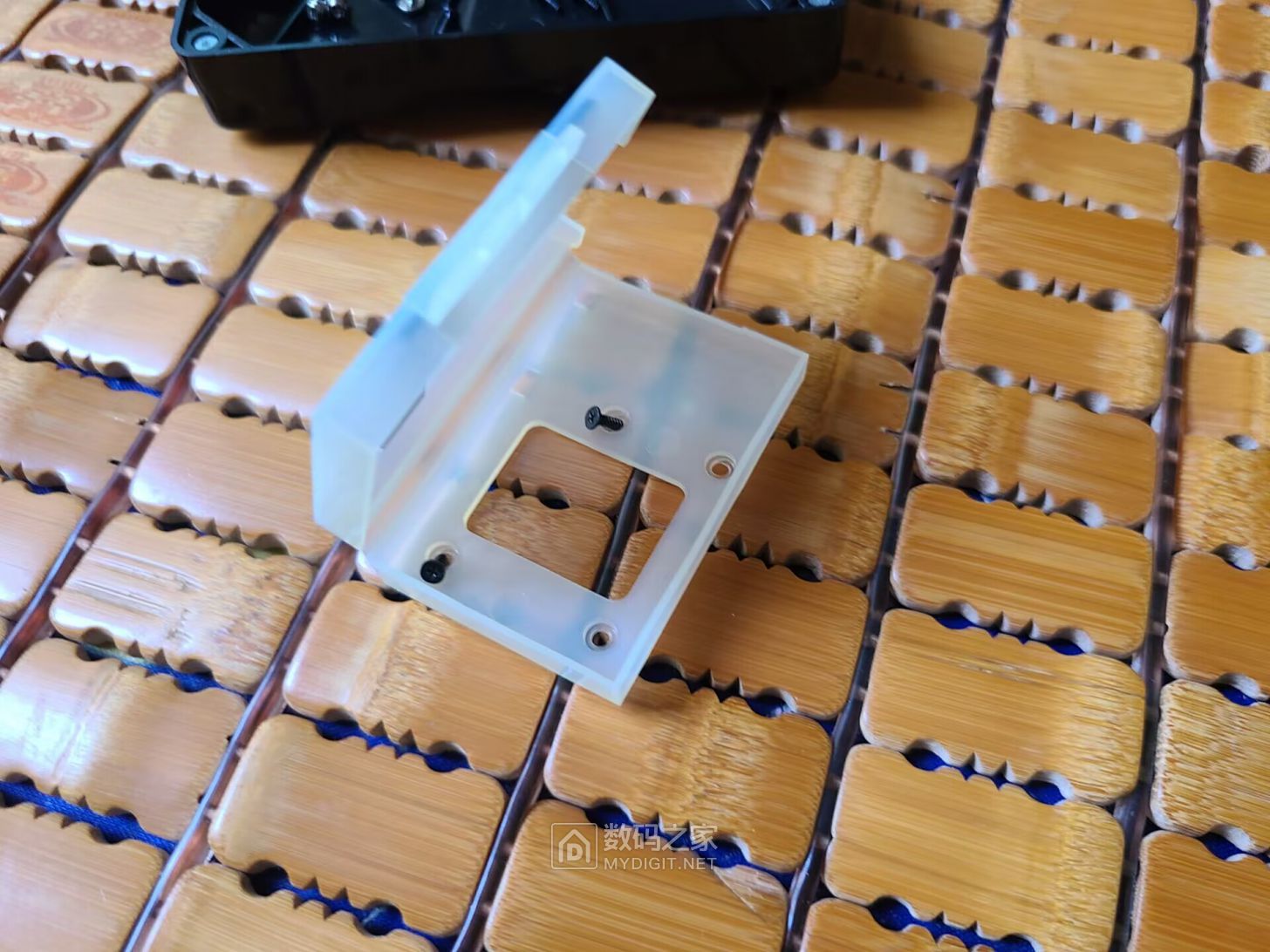 酷似对讲机的非传统收音机PERFECT PRO SW3首拆 - 拆机乐园 数码之家