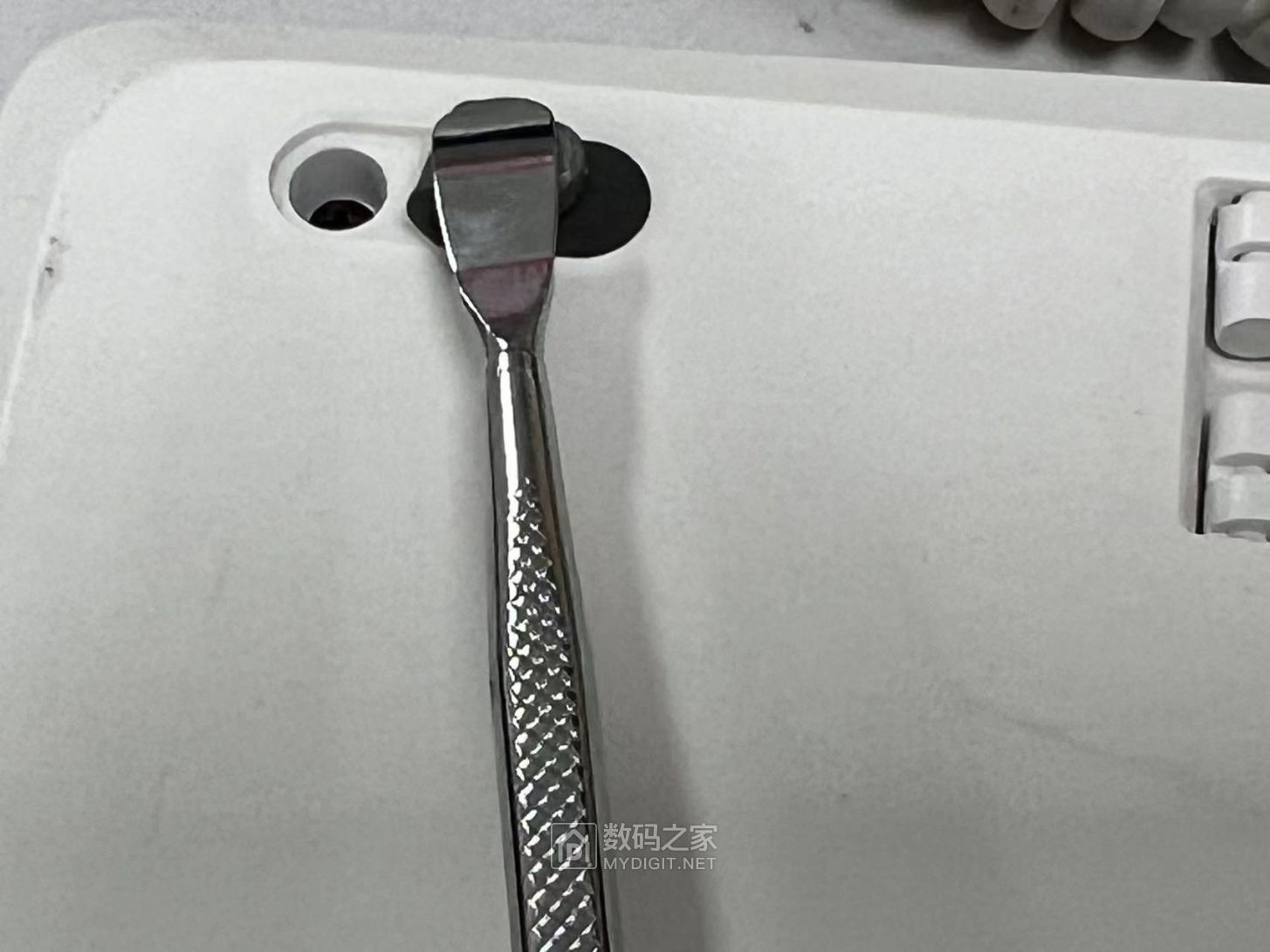 拆解罗技K850双模键盘 - 拆机乐园 数码之家