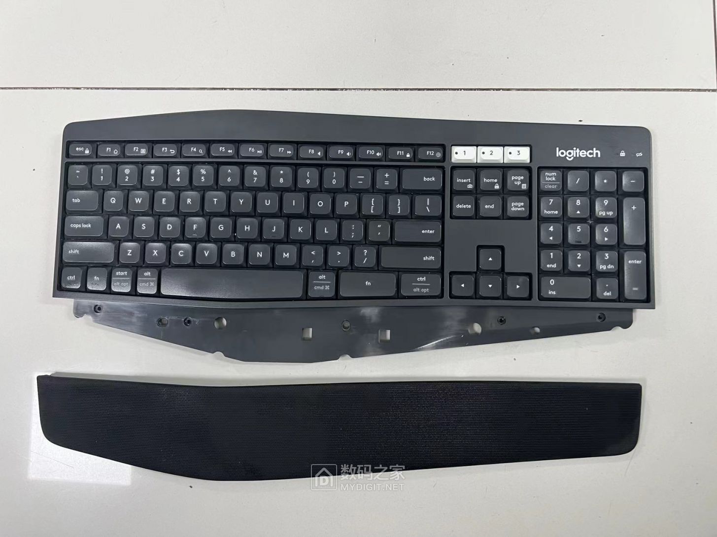 拆解罗技K850双模键盘 - 拆机乐园 数码之家