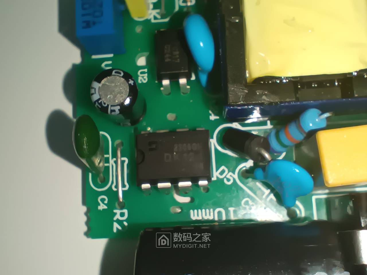 拆一个MW DR-15-12 1p导轨电源 - 拆机乐园 数码之家