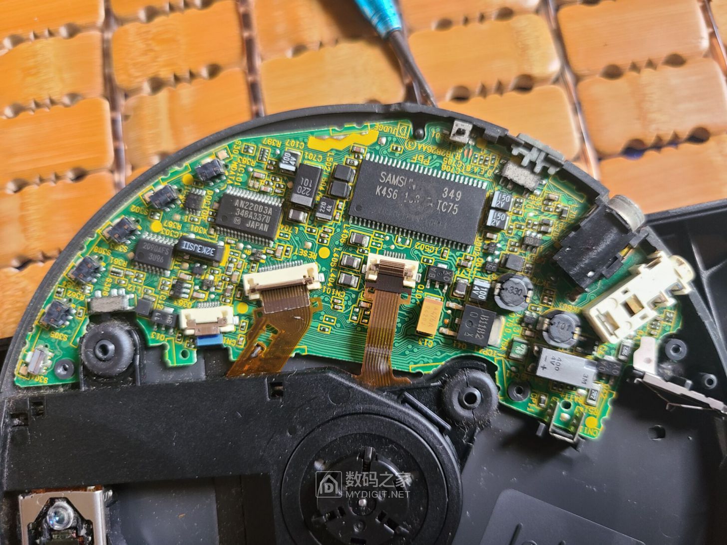 松下旗舰CD随身听SL-CT810拆解打理 - 拆机乐园 数码之家