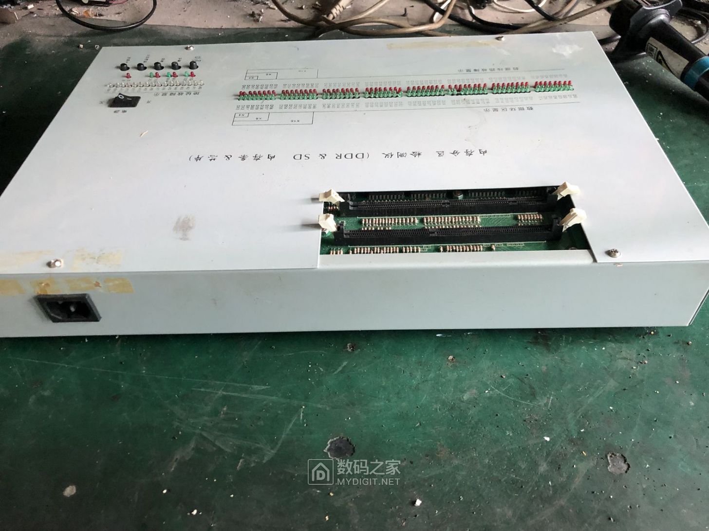 居然还有这玩意，DDR&SDRAM内存条检测器 - 硬件博物馆 数码之家