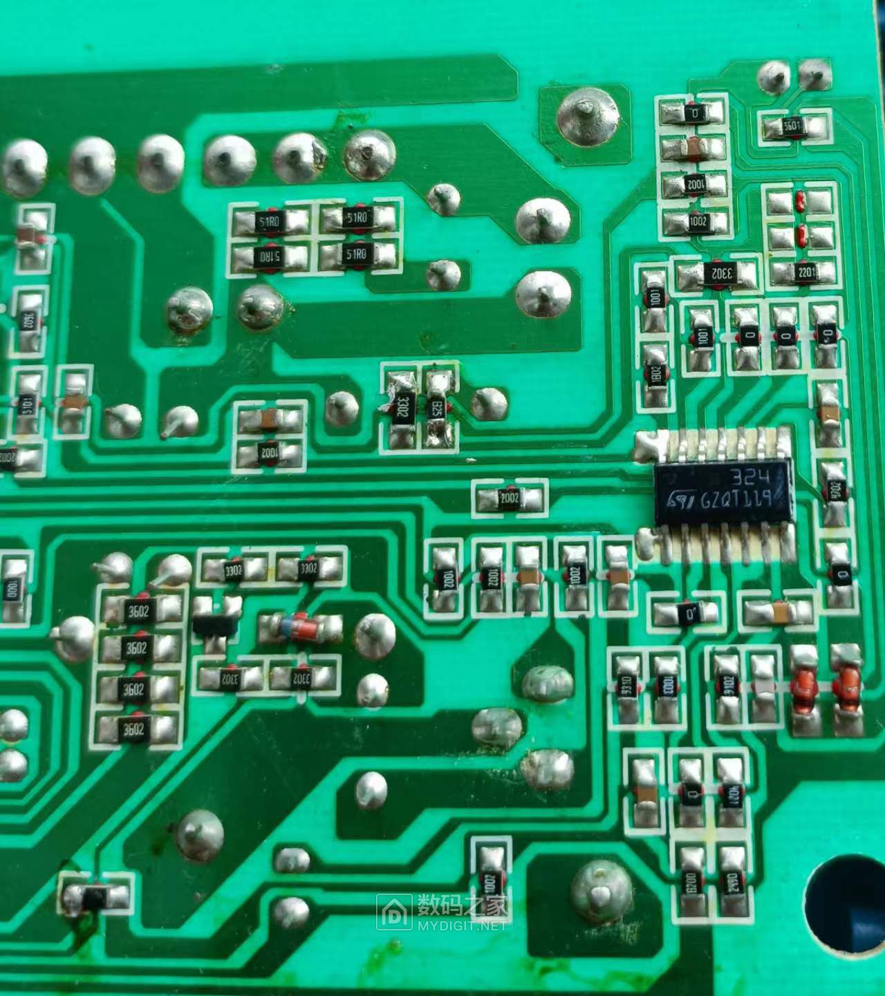 拆个绿源电动车充电器，型号：DZ-M-64-14-5 - 拆机乐园 数码之家