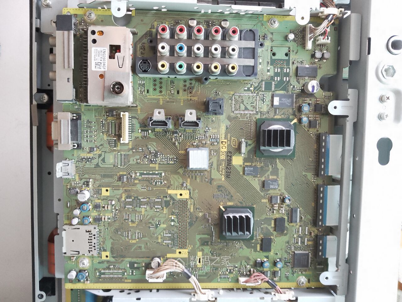 拆修一台松下等离子 TH-P42S10C - 拆机乐园 数码之家