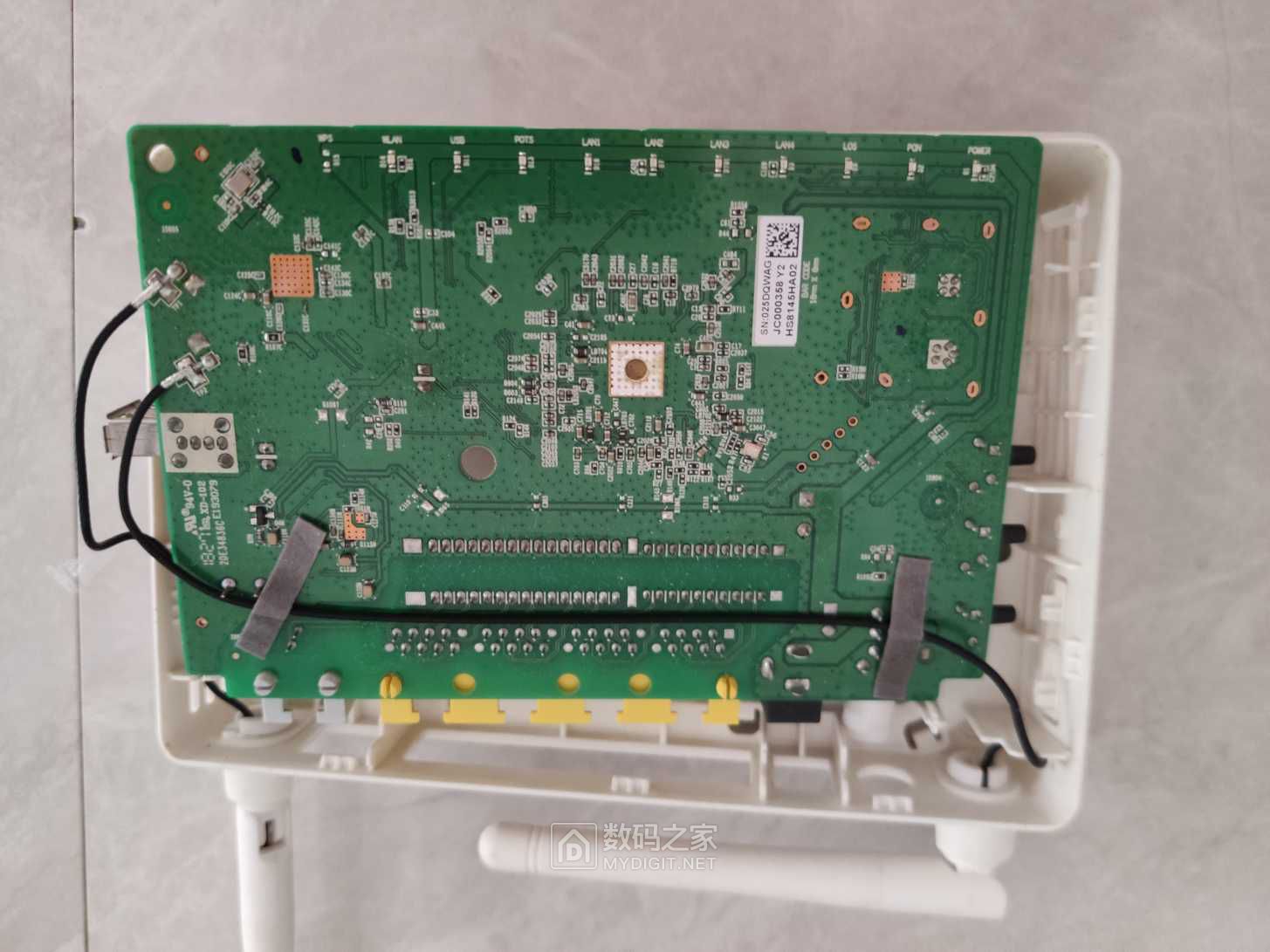 拆一个华为HS8346R5光猫 - 拆机乐园 数码之家